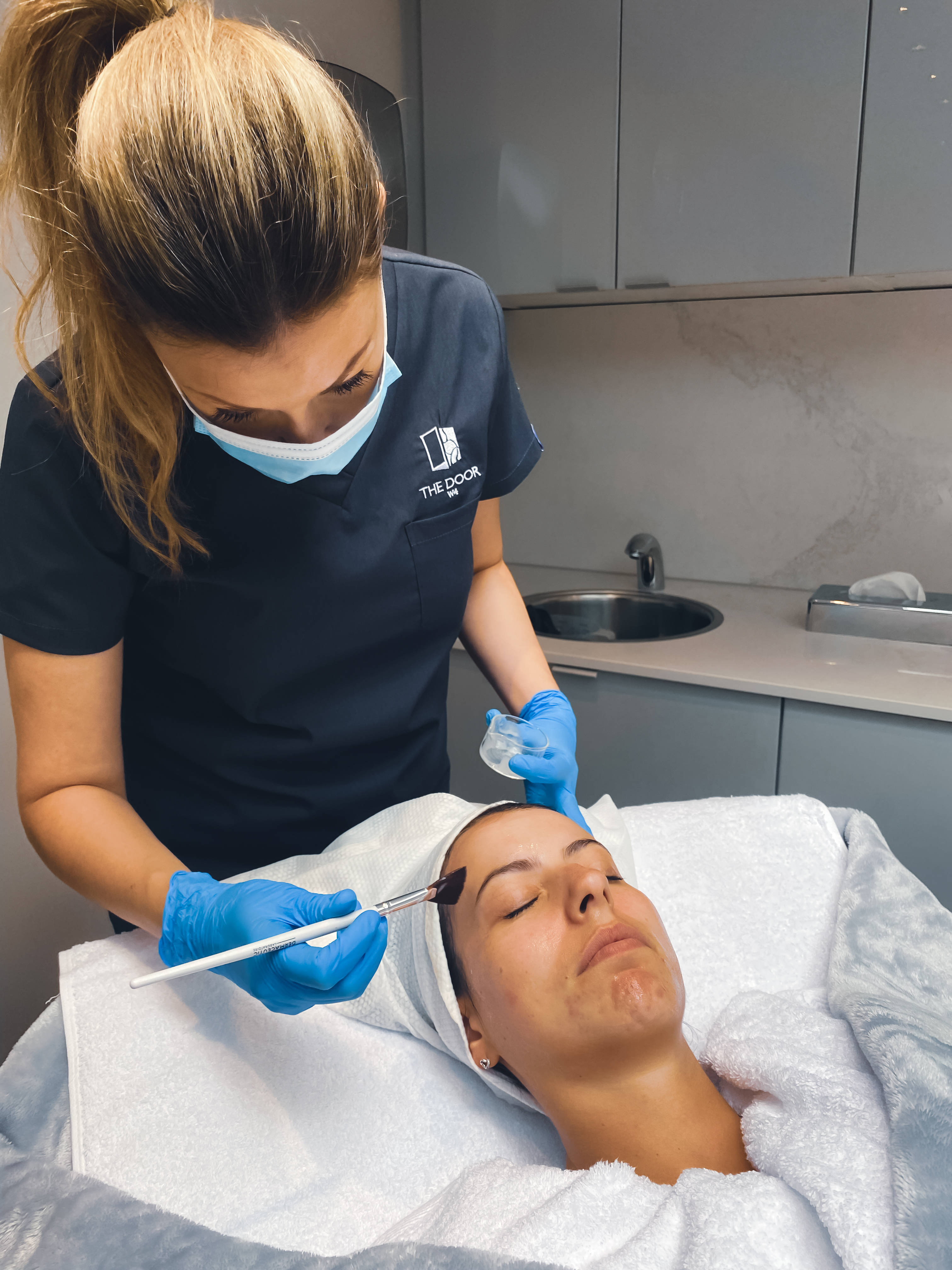 Lunchtime Peel — The Door W4