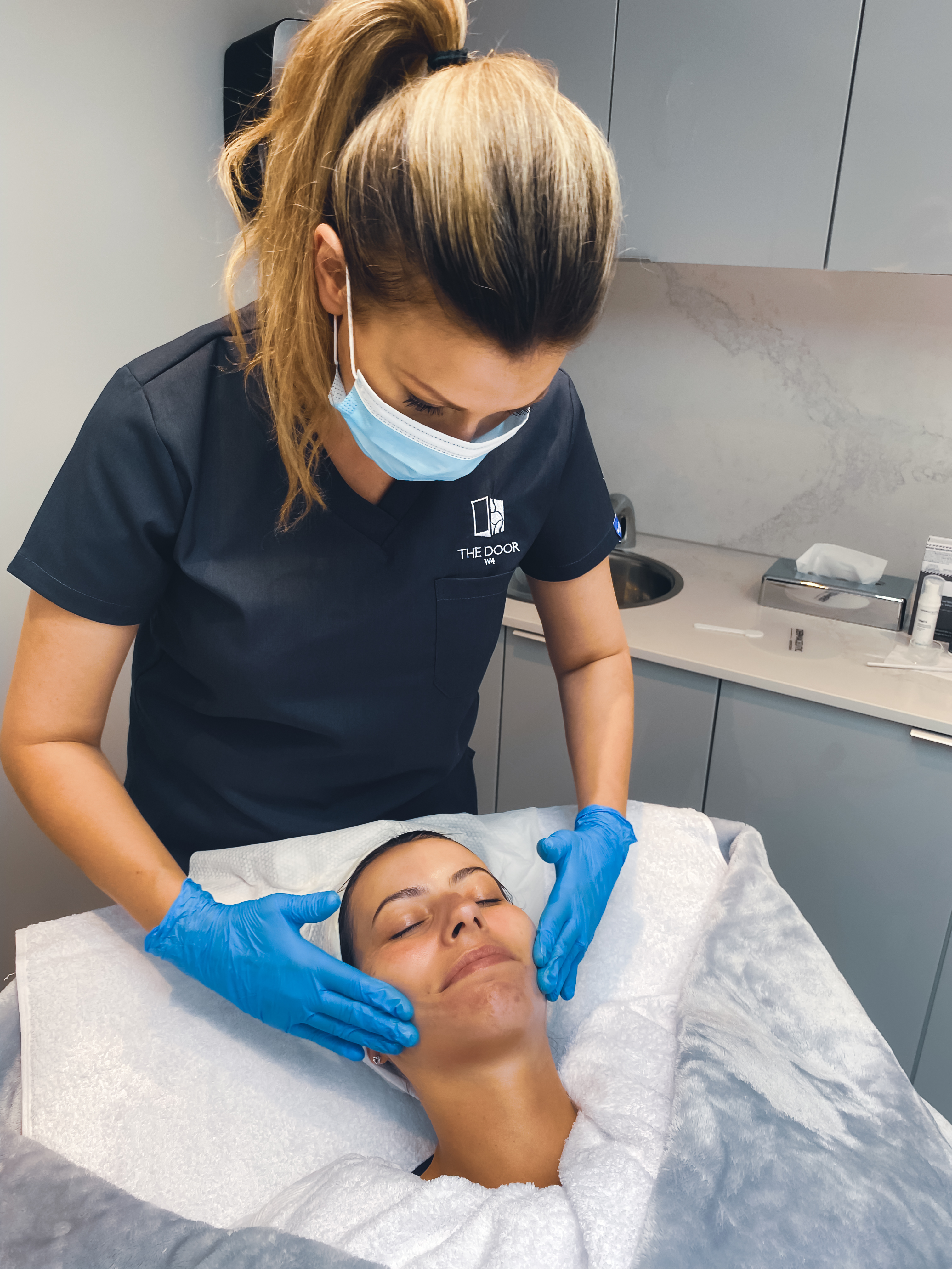 Lunchtime Peel — The Door W4