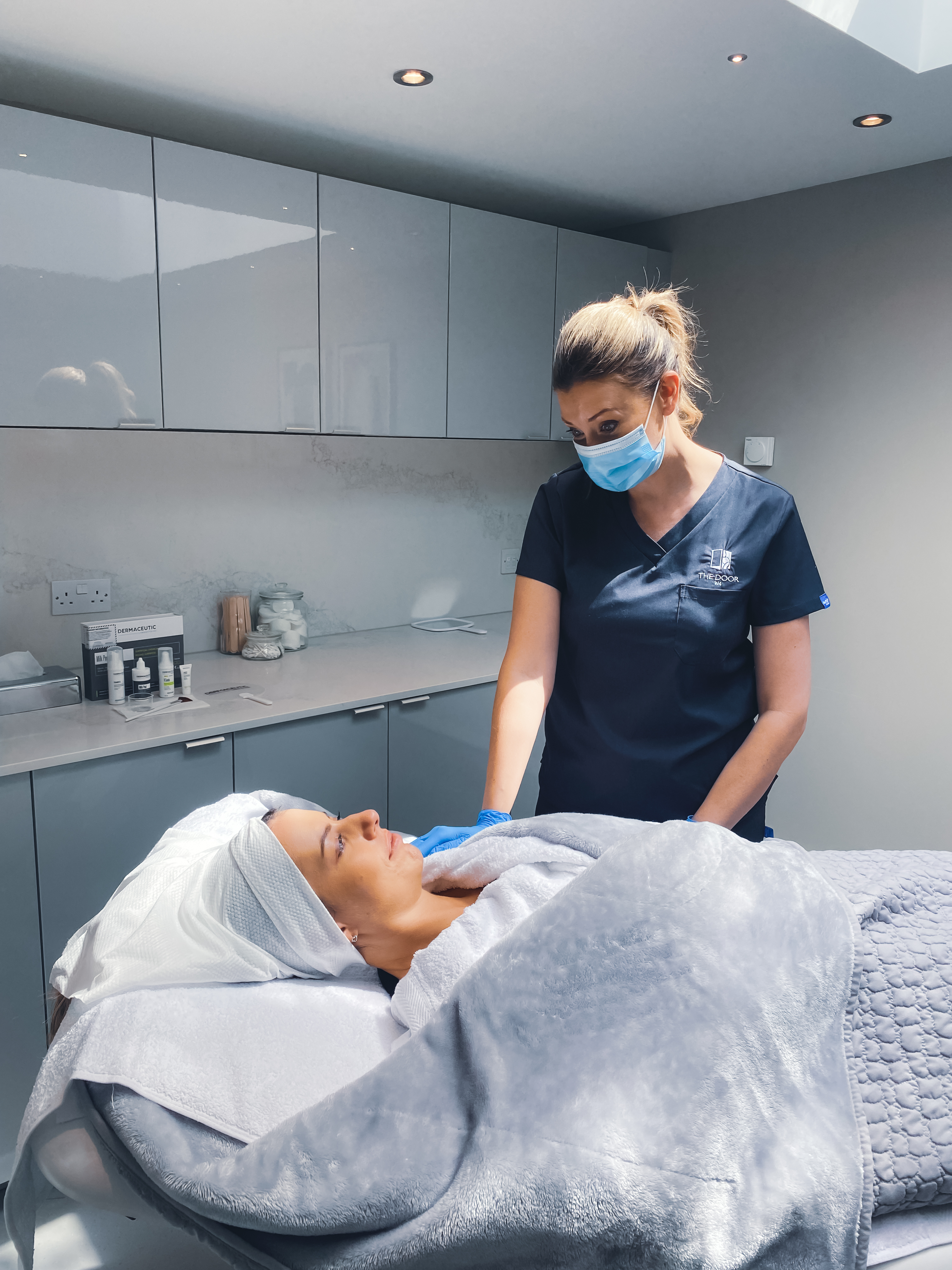 Lunchtime Peel — The Door W4